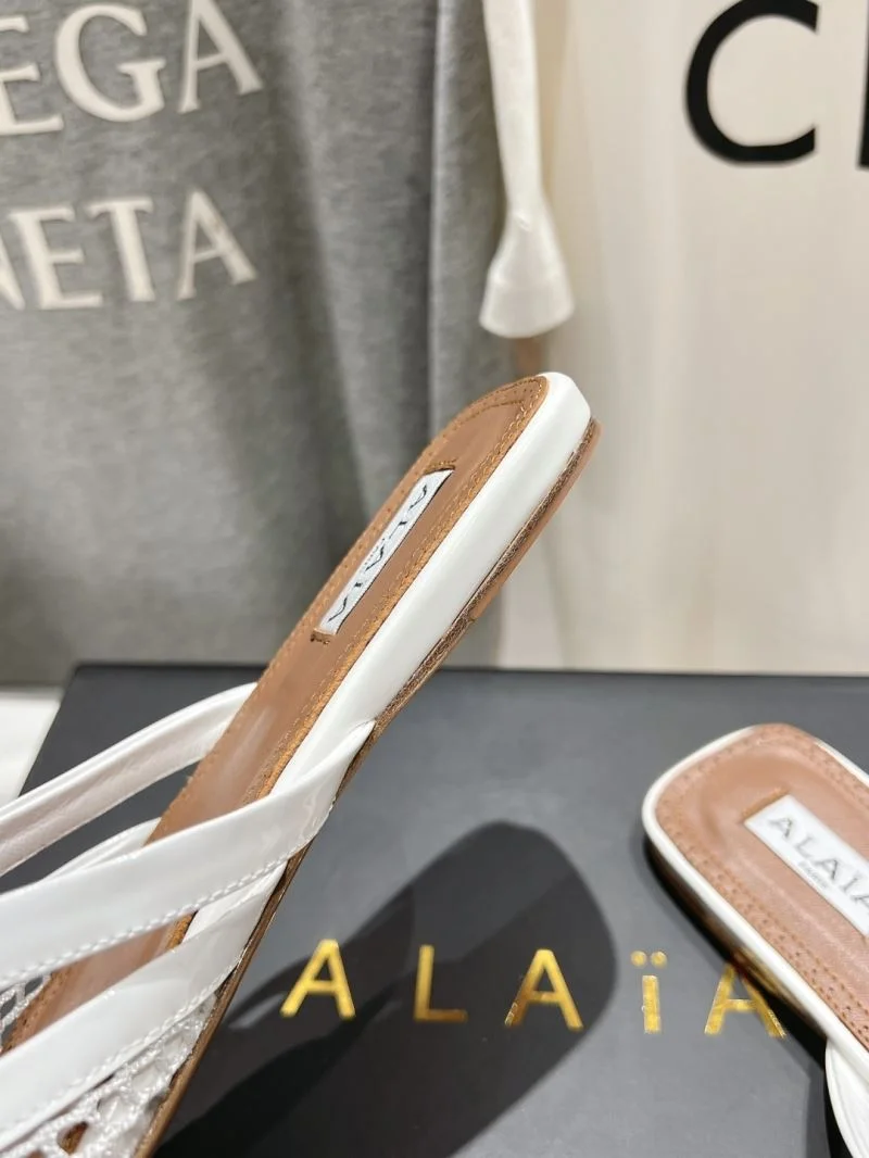Top match Alaia Sandals