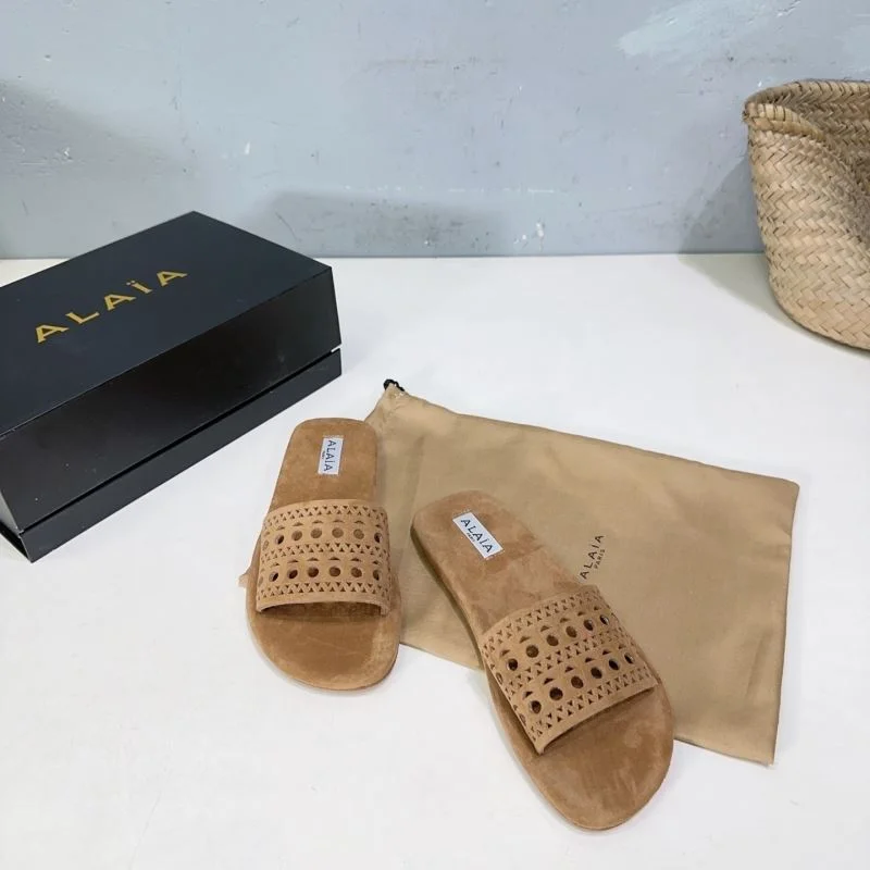 Precise copy Alaia Sandals