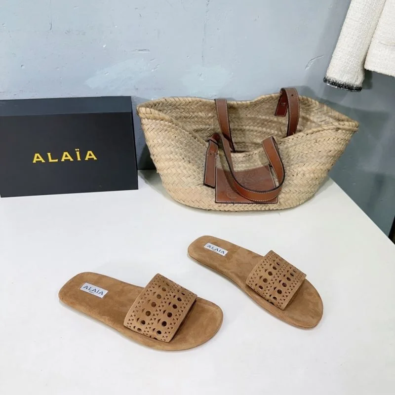 Precise copy Alaia Sandals