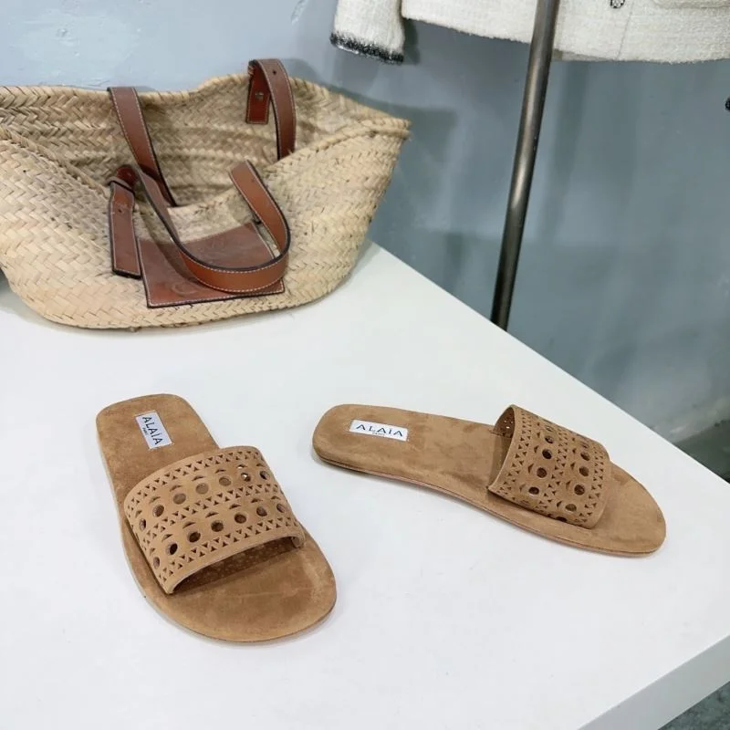 Precise copy Alaia Sandals