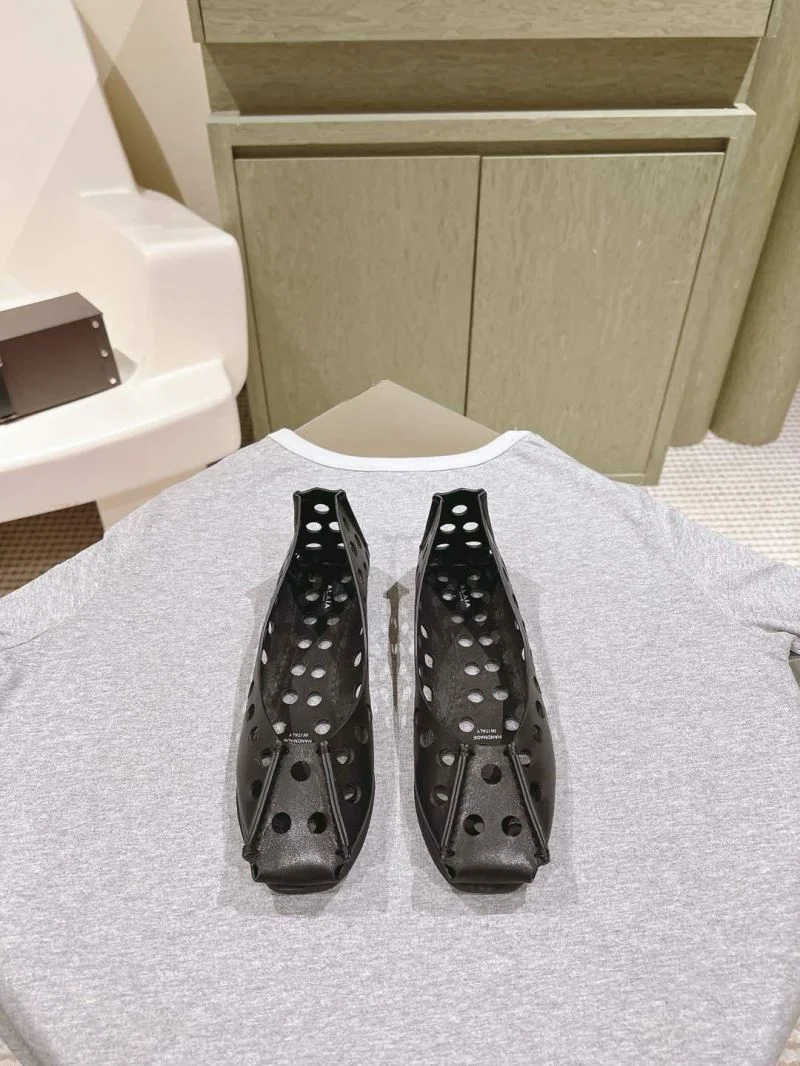 Alaia Sandals