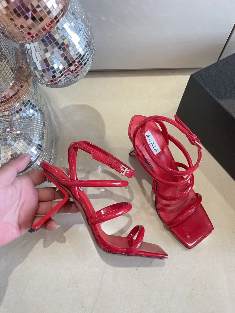 Low-cost Alaia Sandals