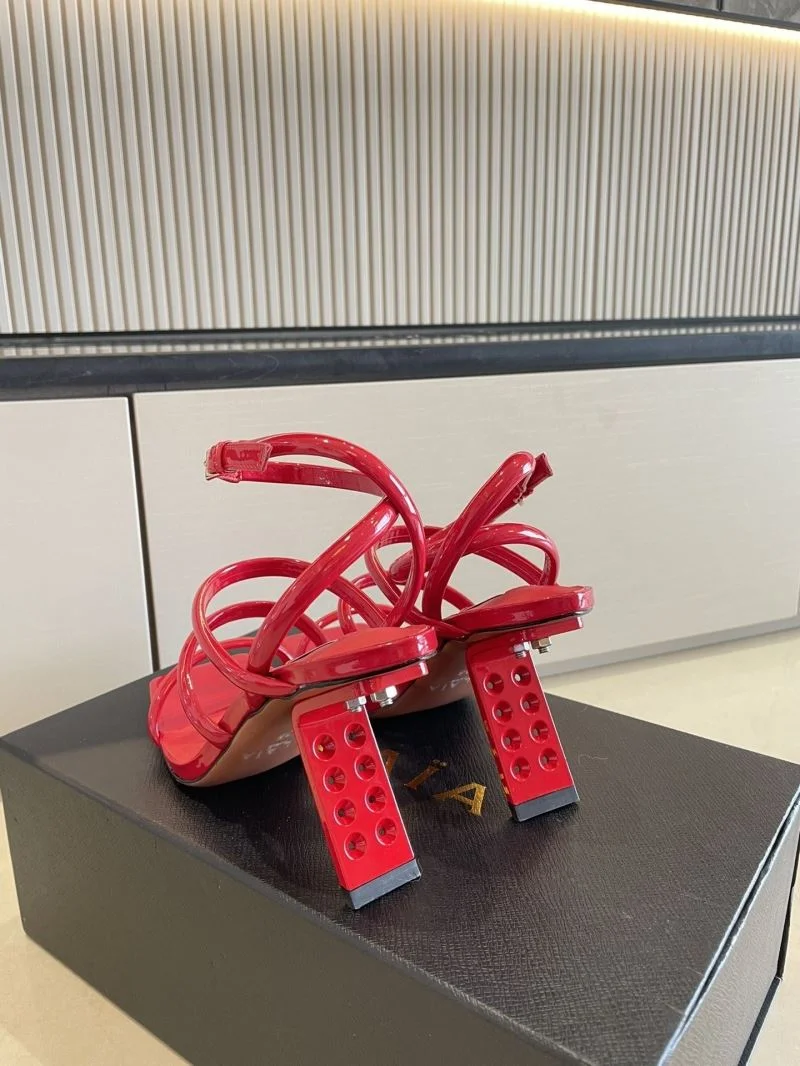 Low-cost Alaia Sandals