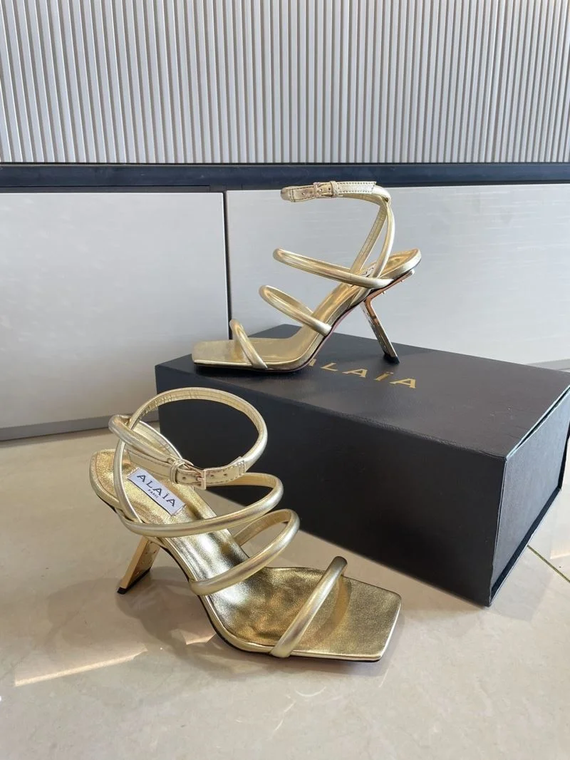 Low-cost Alaia Sandals