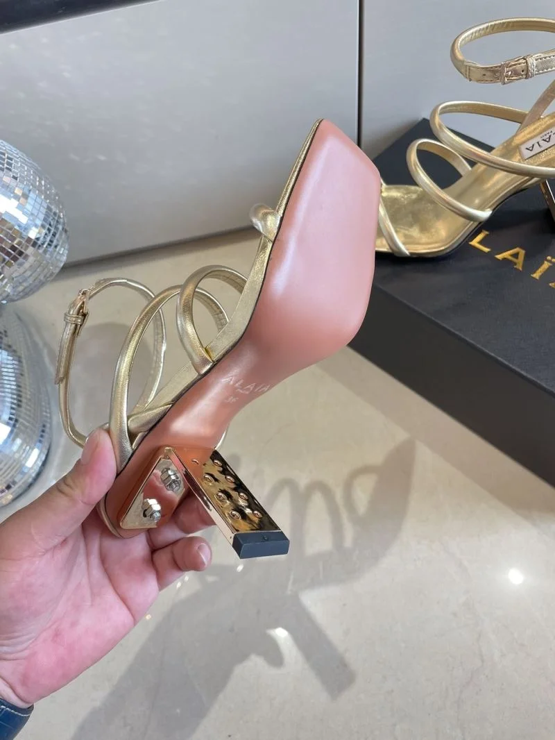 Low-cost Alaia Sandals