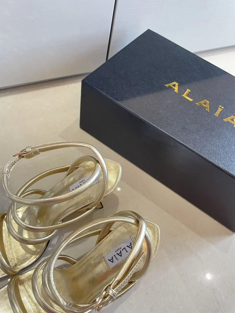 Low-cost Alaia Sandals