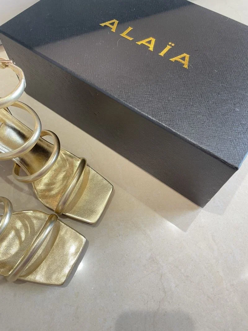 Low-cost Alaia Sandals