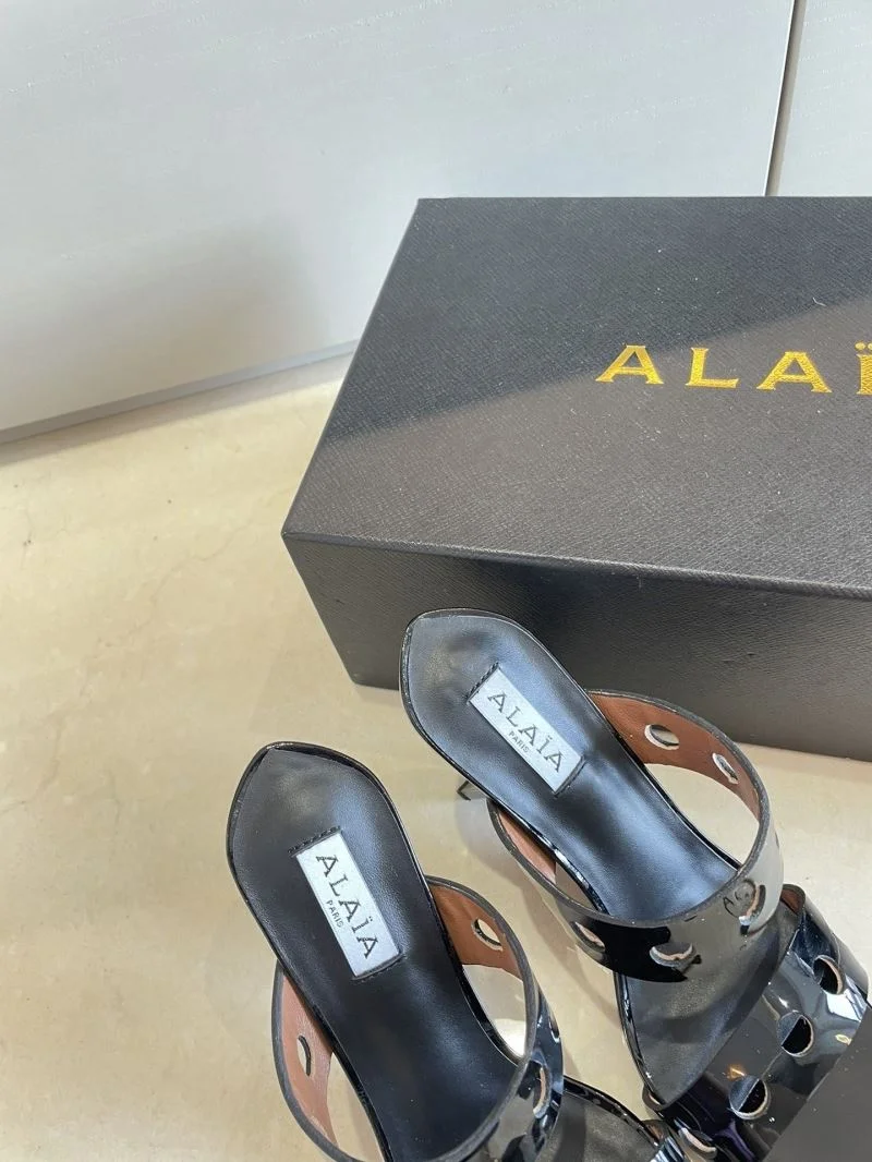 Accurate model Alaia Sandals