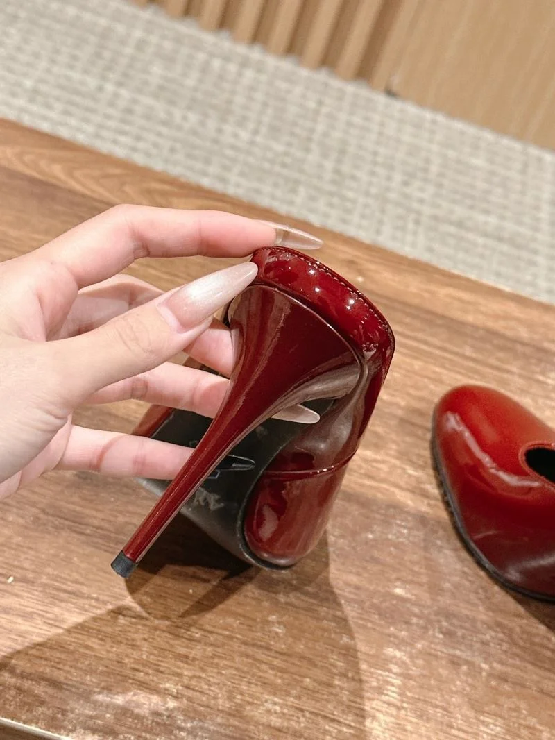 Legit Alaia Sandals