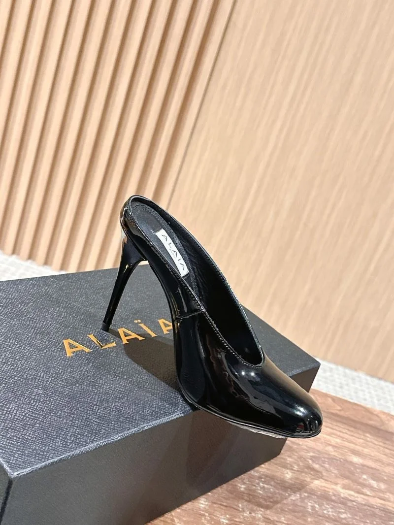 Bargain Alaia Sandals