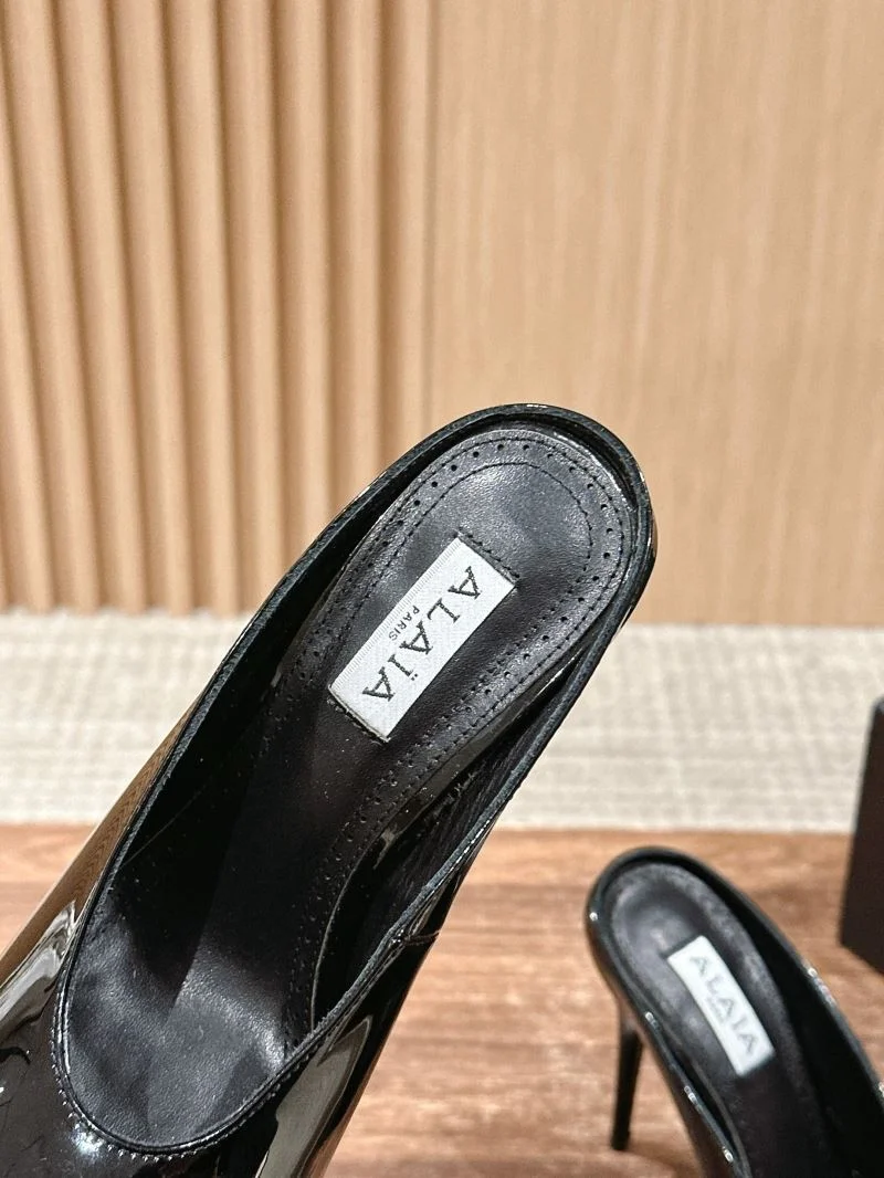 Bargain Alaia Sandals