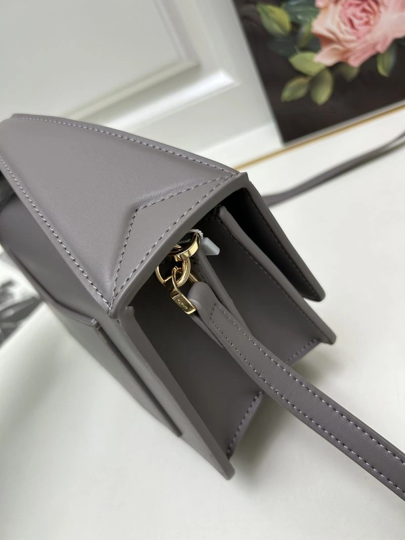 Accurate model Alaia Satchel Bags