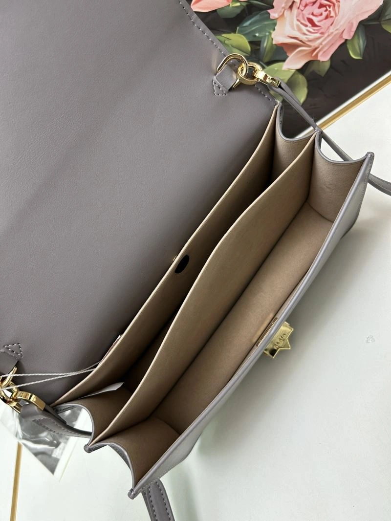 Accurate model Alaia Satchel Bags