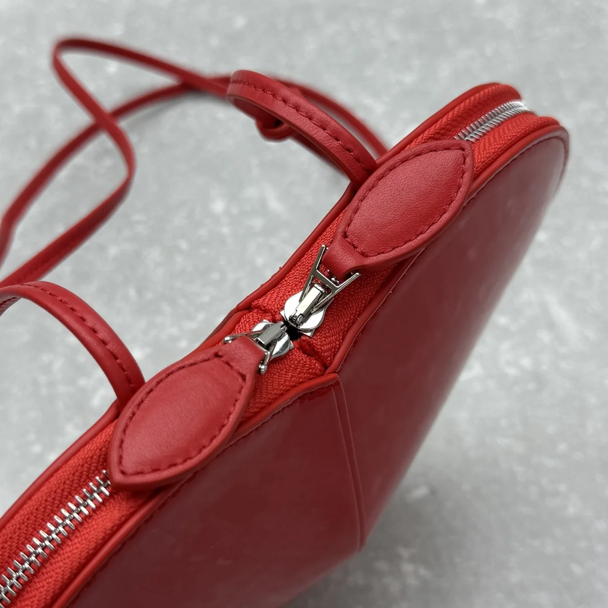 Affordable Alaia Satchel Bags