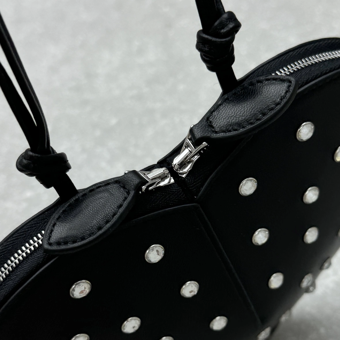 Top match Alaia Satchel Bags