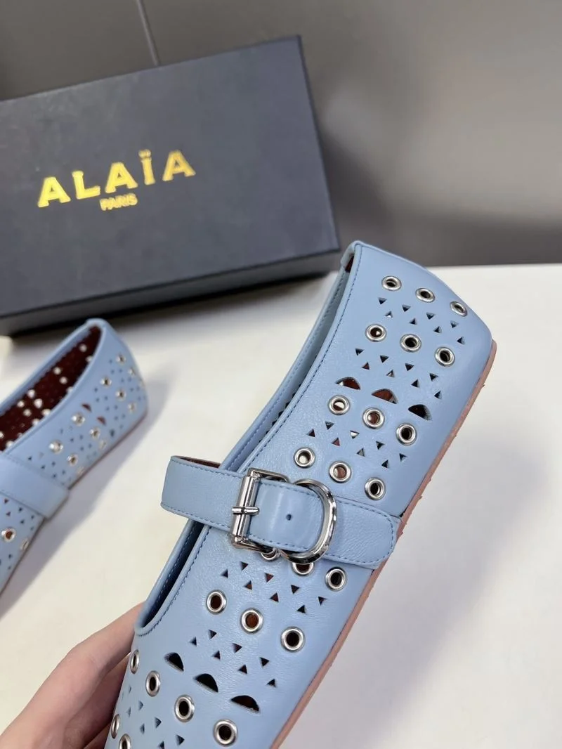 Accurate model Alaia Shoes