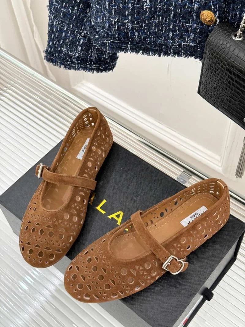 Exact replica Alaia Shoes