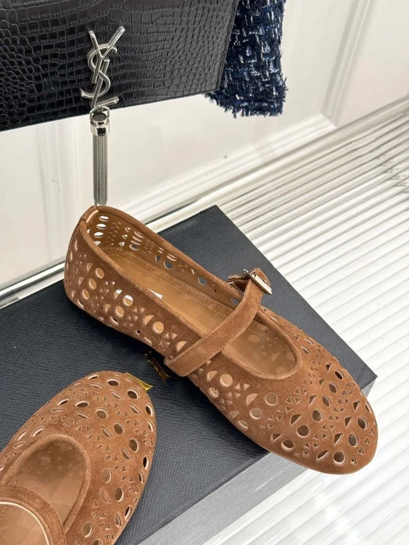Exact replica Alaia Shoes