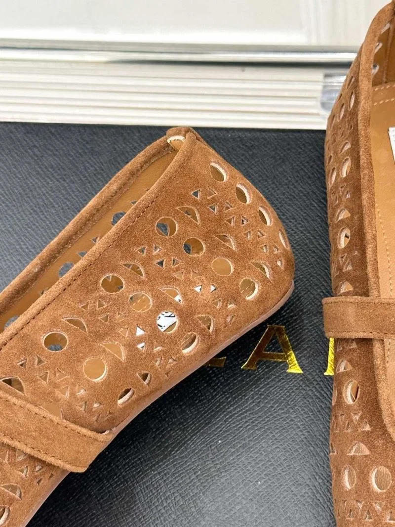 Exact replica Alaia Shoes