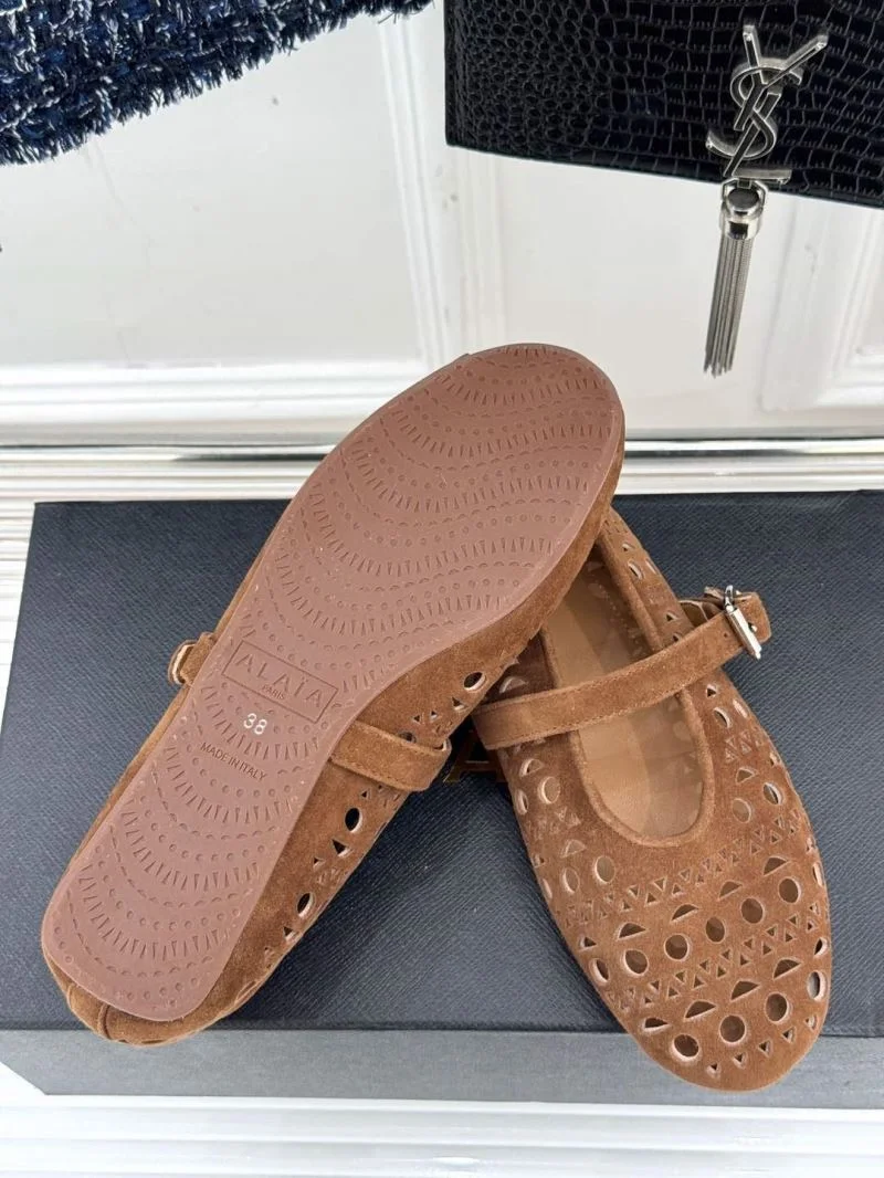 Exact replica Alaia Shoes