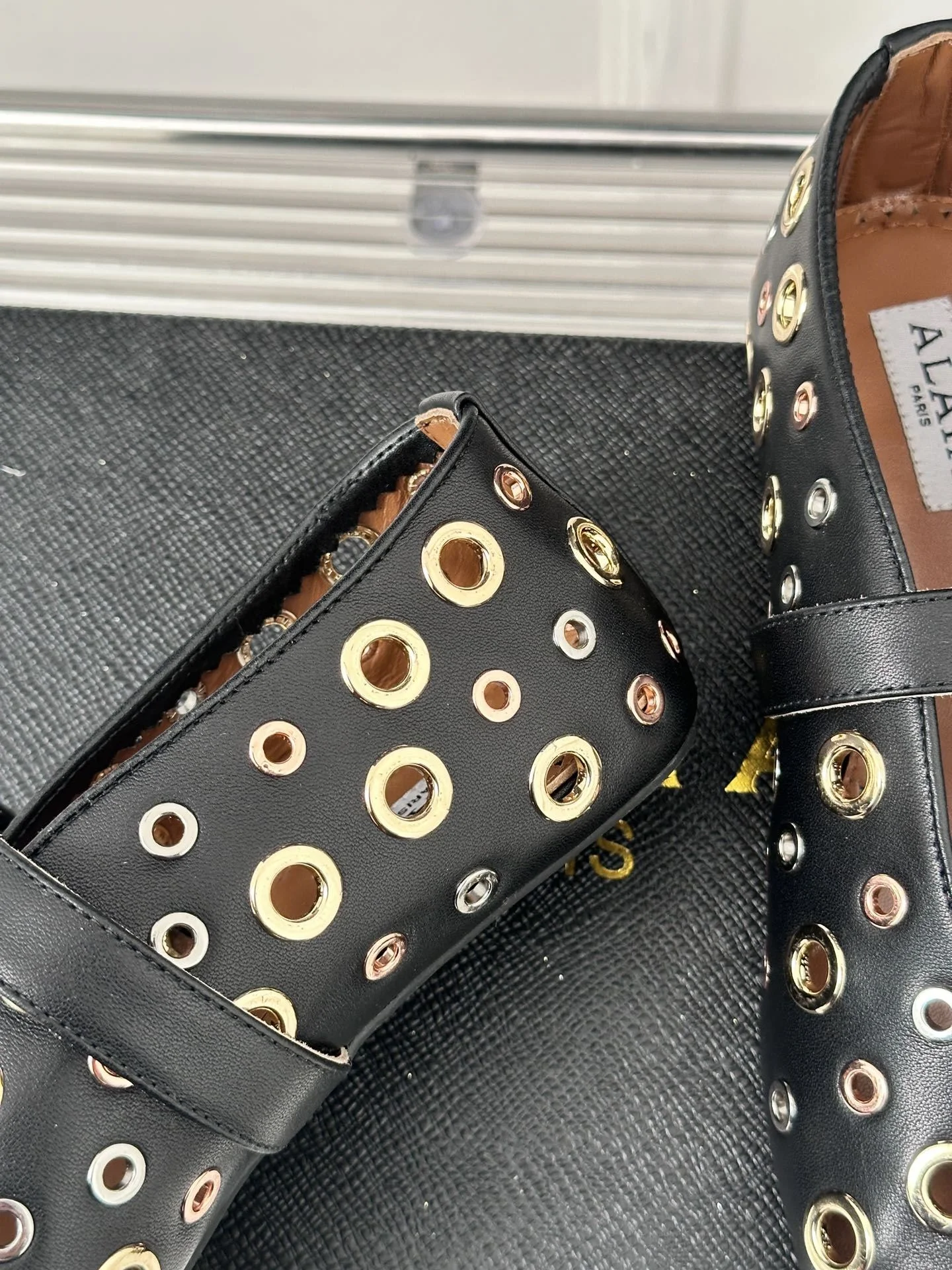 Exact replica Alaia Shoes