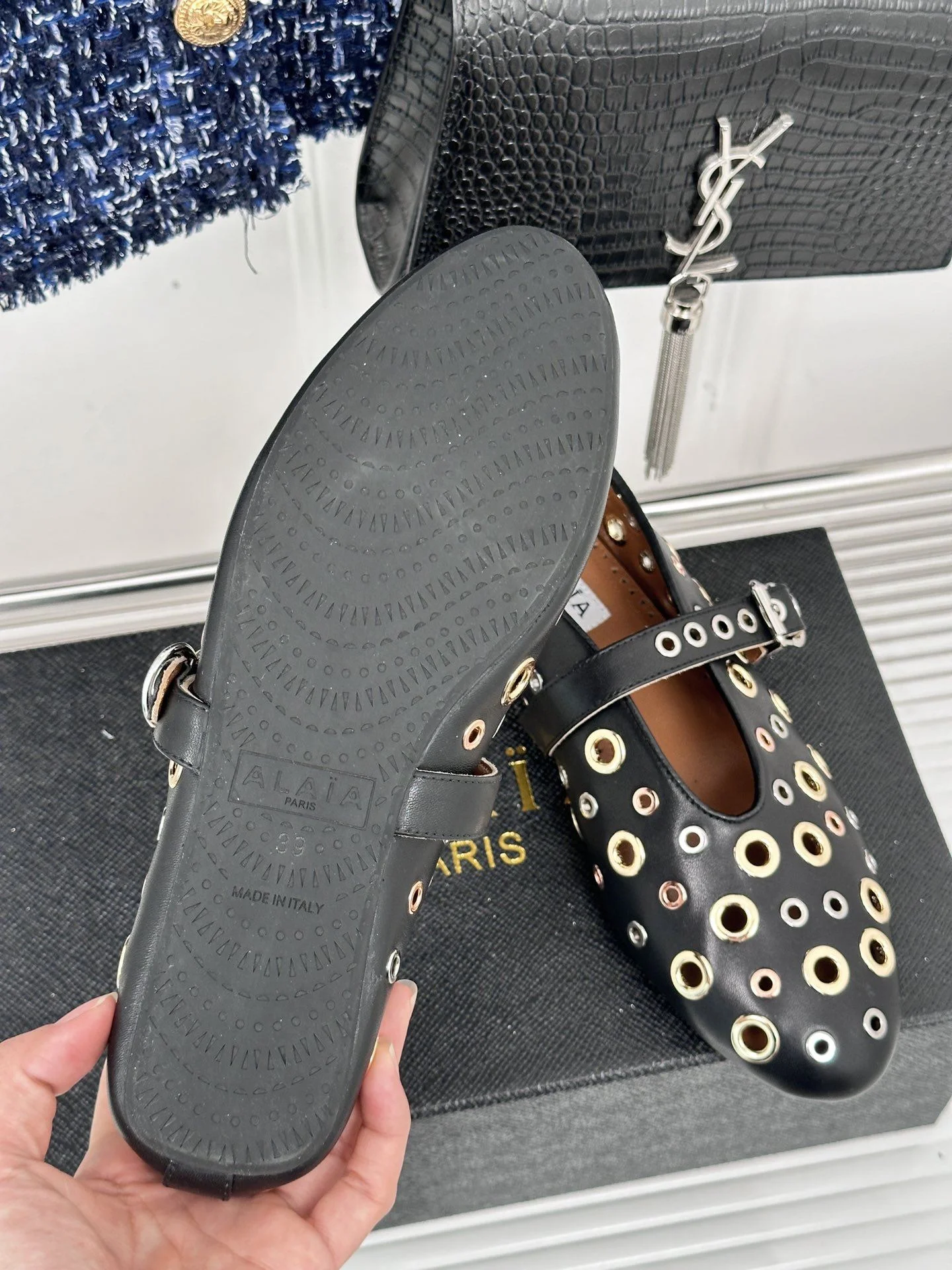 Exact replica Alaia Shoes
