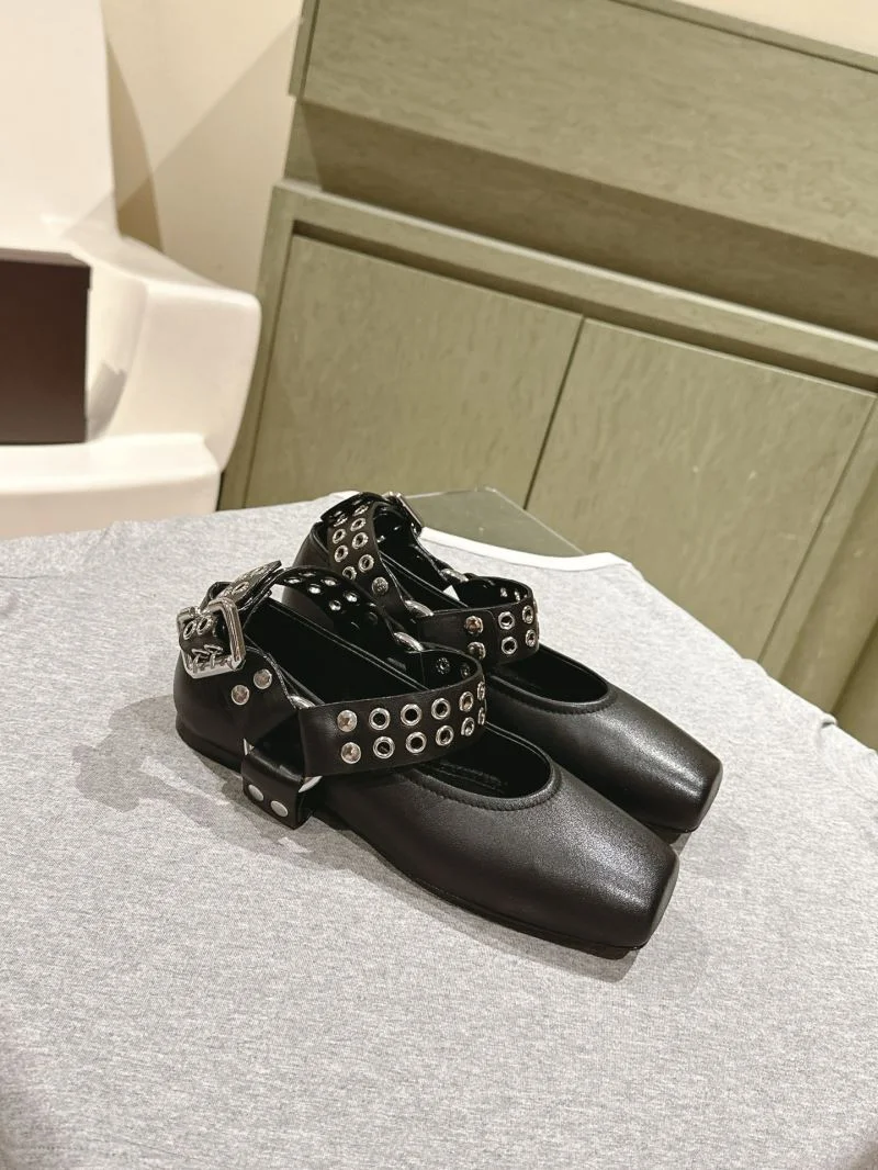 Top match Alaia Shoes