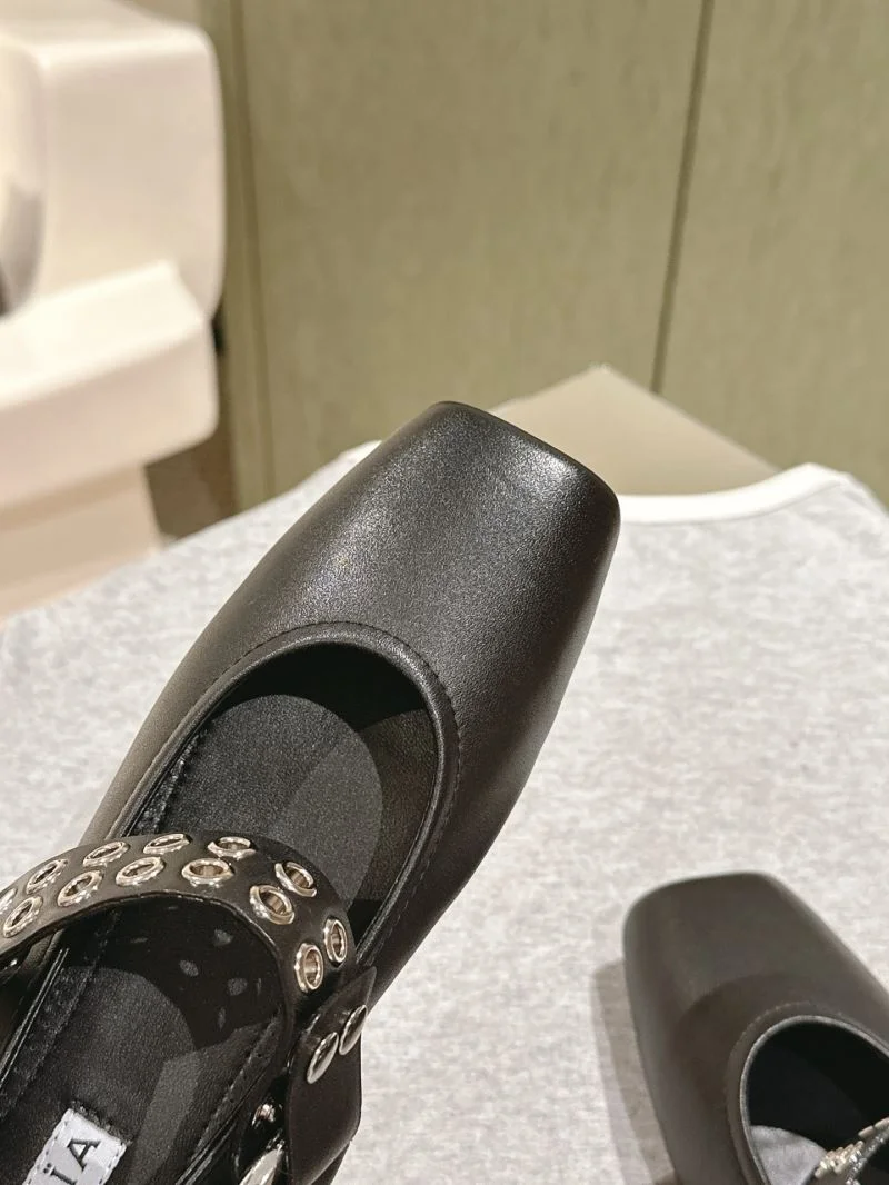 Top match Alaia Shoes