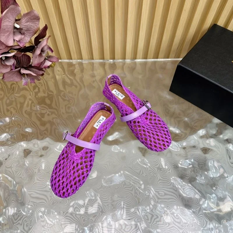 Accurate model Alaia Shoes