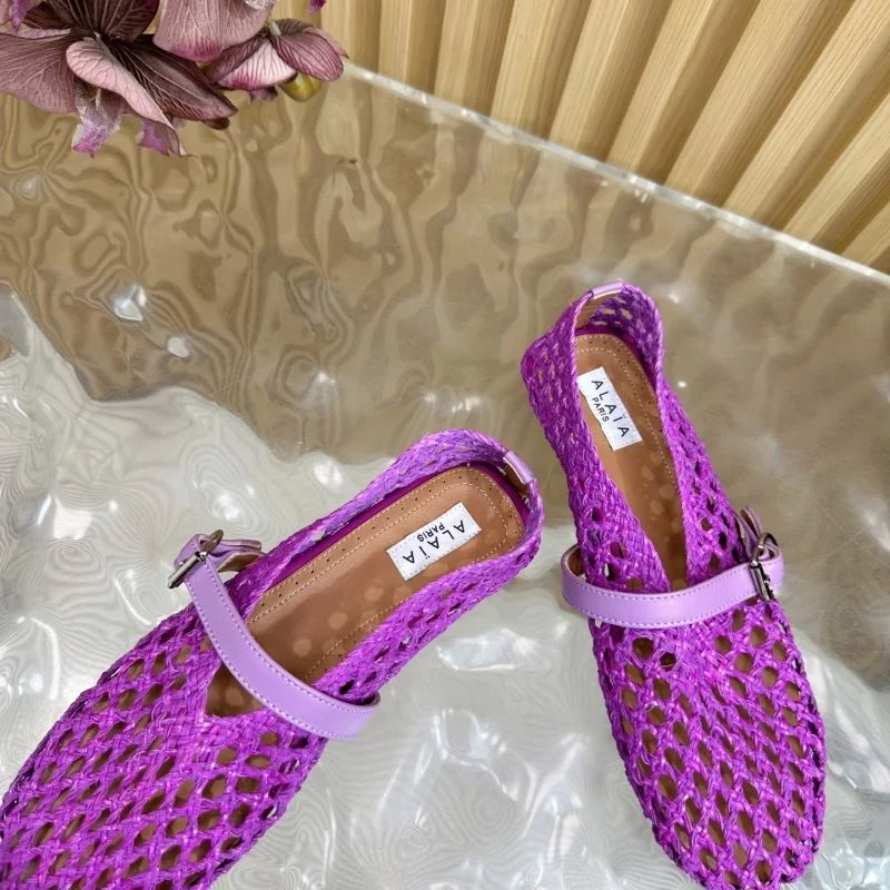 Accurate model Alaia Shoes