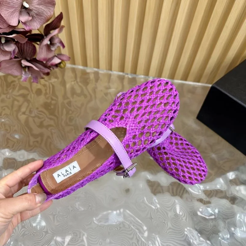 Accurate model Alaia Shoes