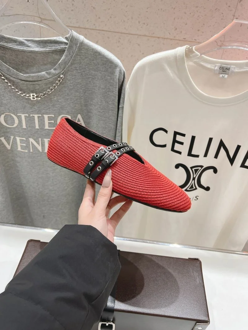 Accurate model Alaia Shoes