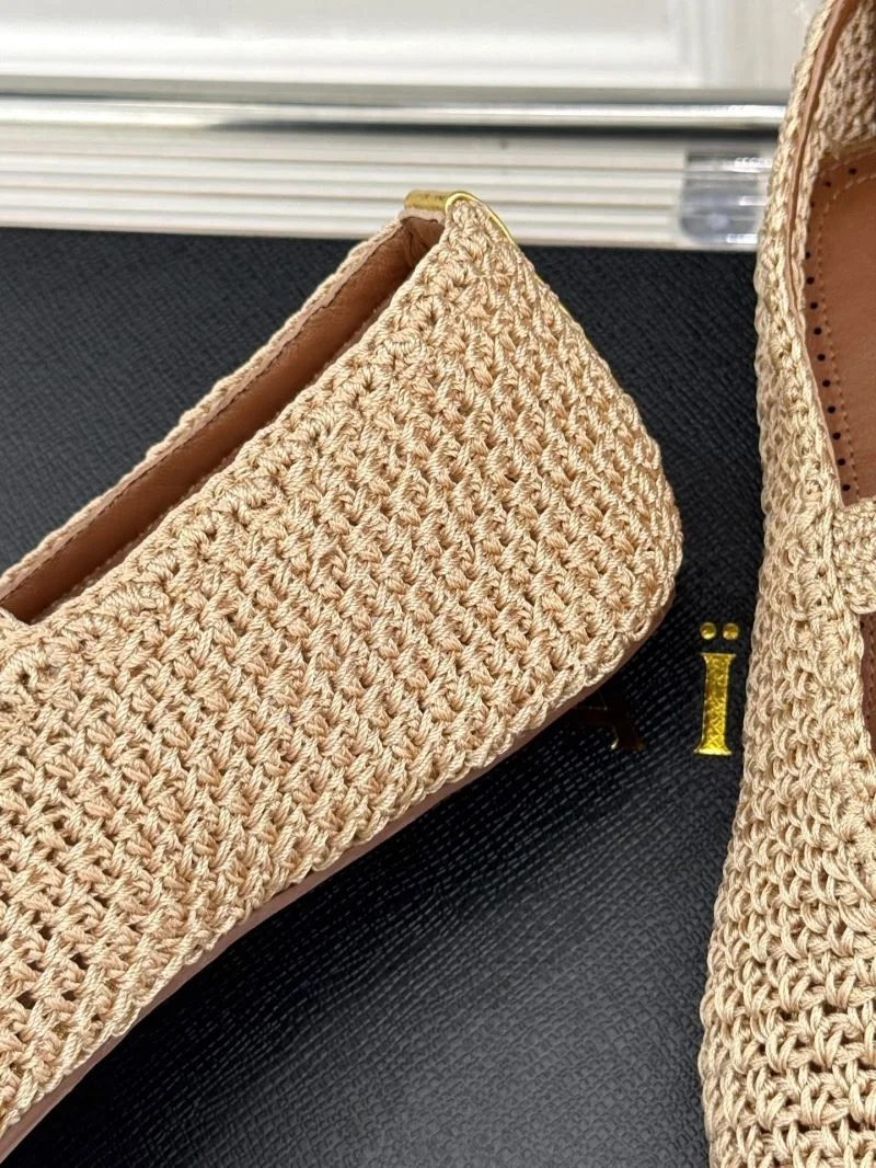 Top match Alaia Shoes