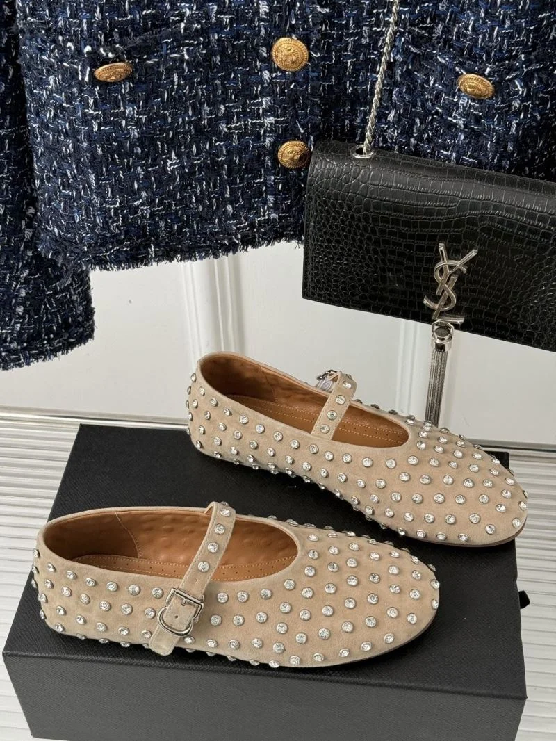 Accurate model Alaia Shoes