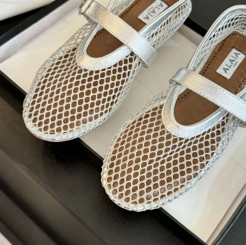 Exact replica Alaia Shoes
