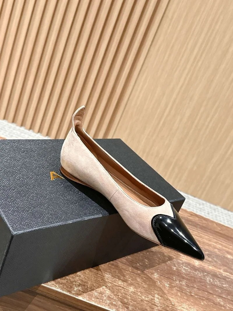 Accurate model Alaia Shoes