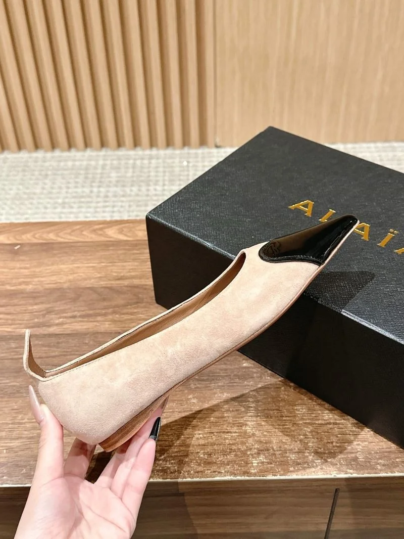Accurate model Alaia Shoes