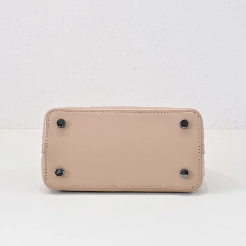 Value-priced Alaia Shopping Bags