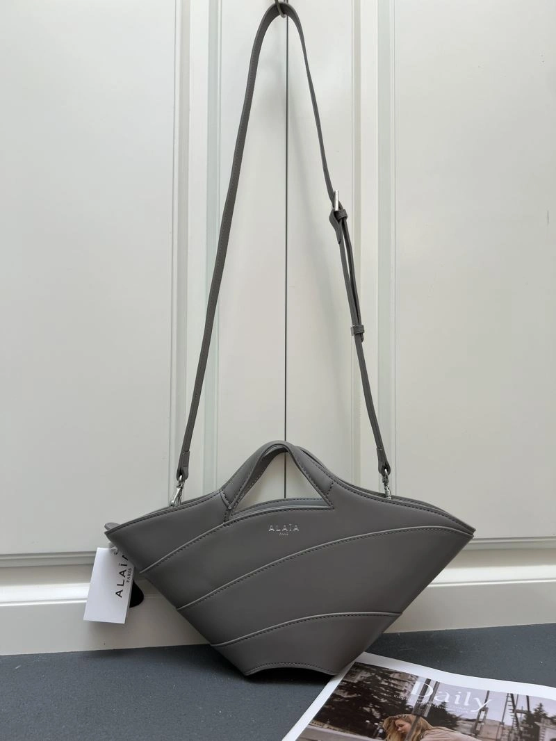 Mirror quality Alaia Top Handle Bags