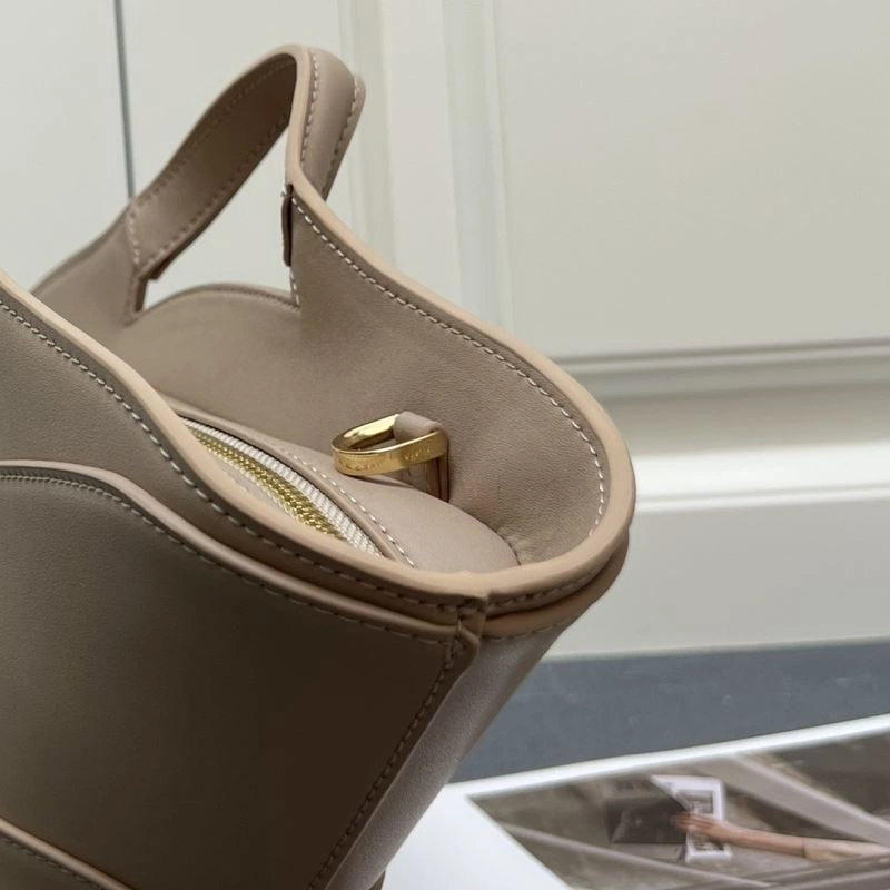 1:1 copy Alaia Top Handle Bags