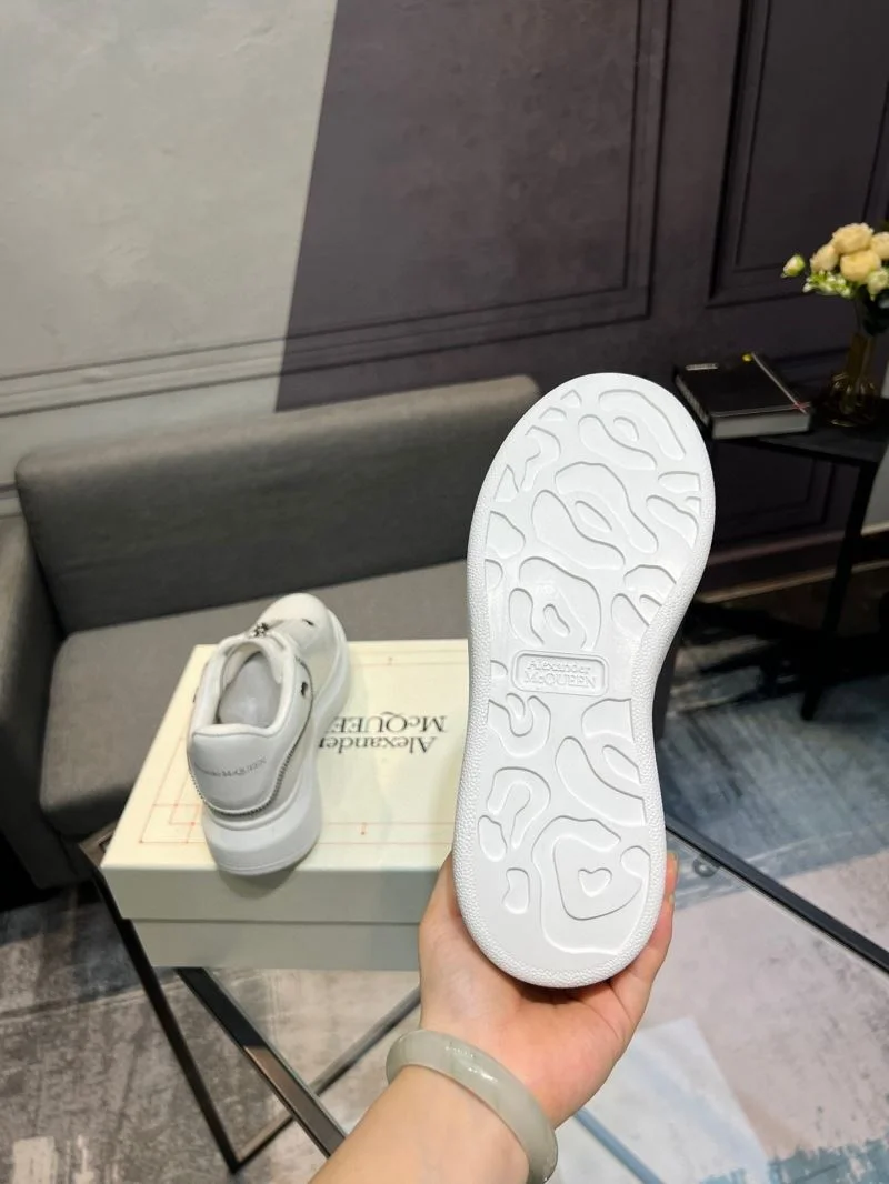 Precise copy Alexander Mcqueen Low Shoes