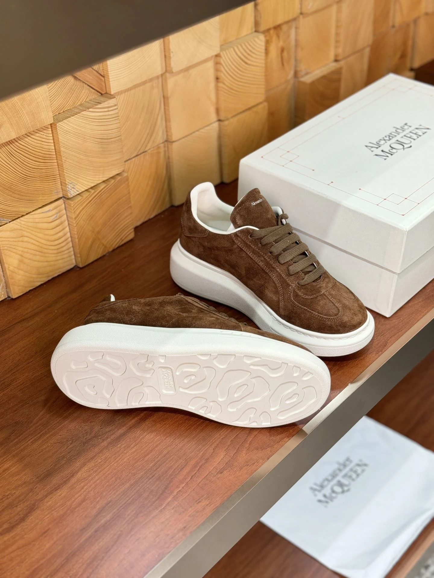 Precise copy Alexander Mcqueen Low Shoes