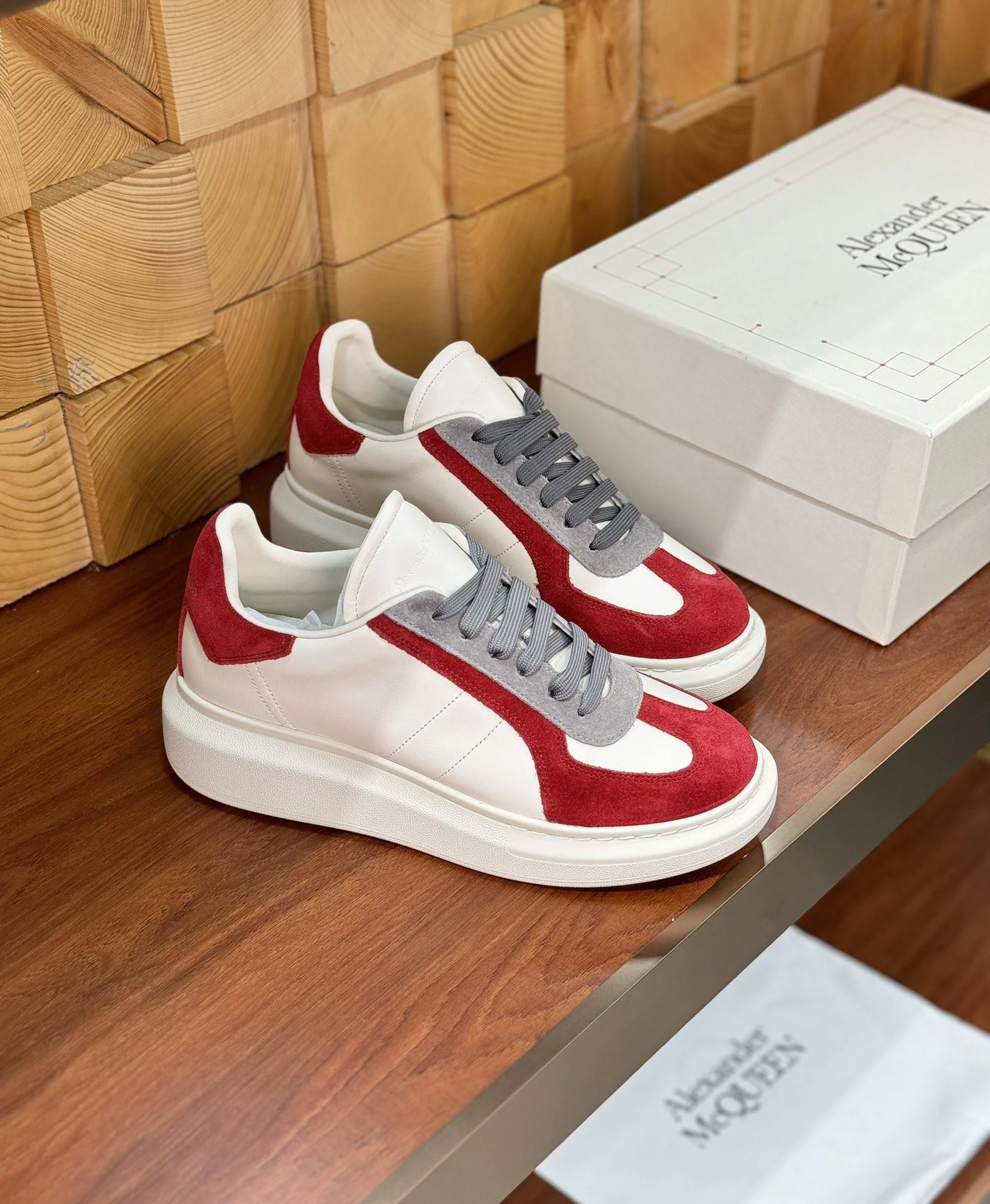 Exact replica Alexander Mcqueen Low Shoes