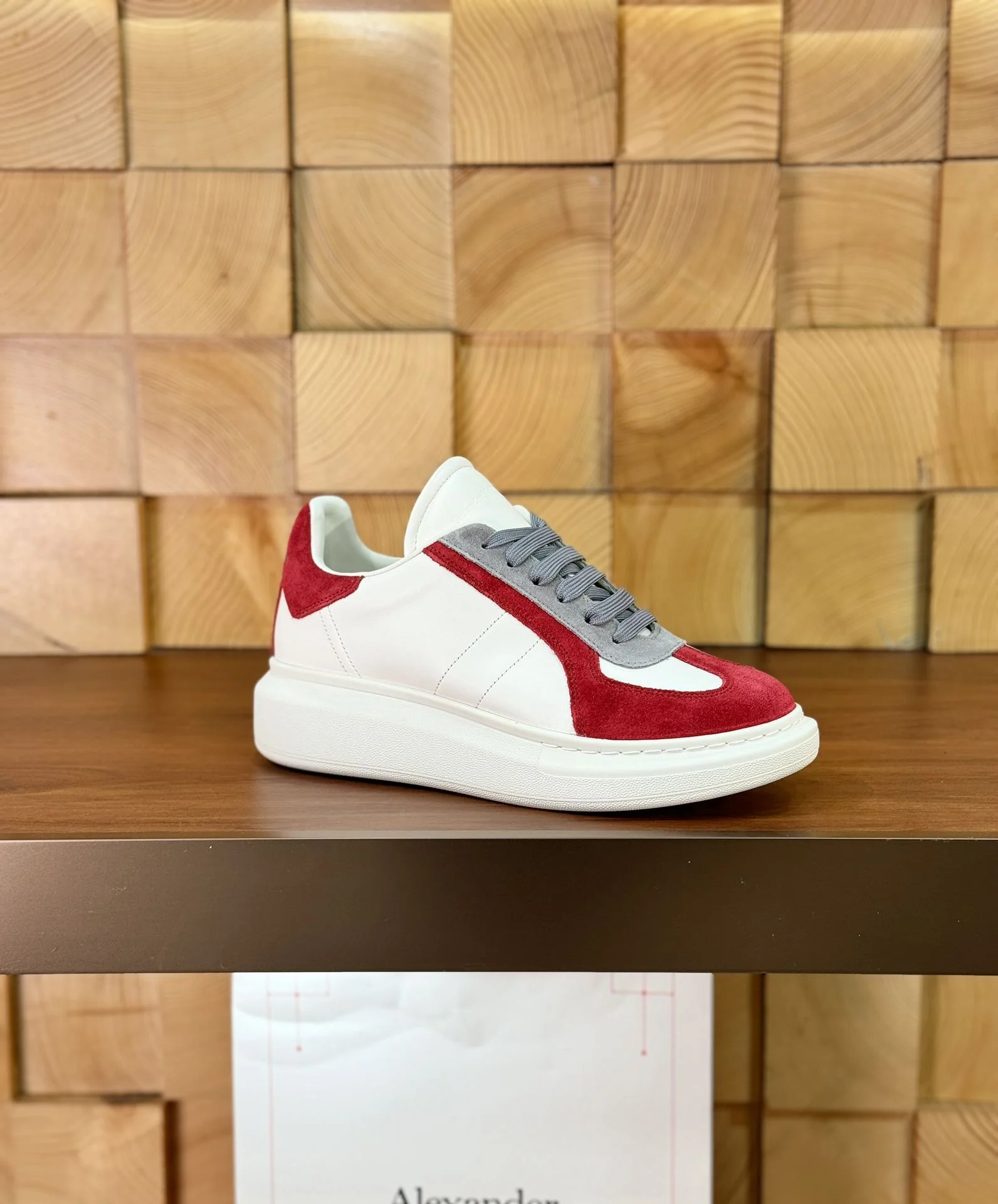 Exact replica Alexander Mcqueen Low Shoes
