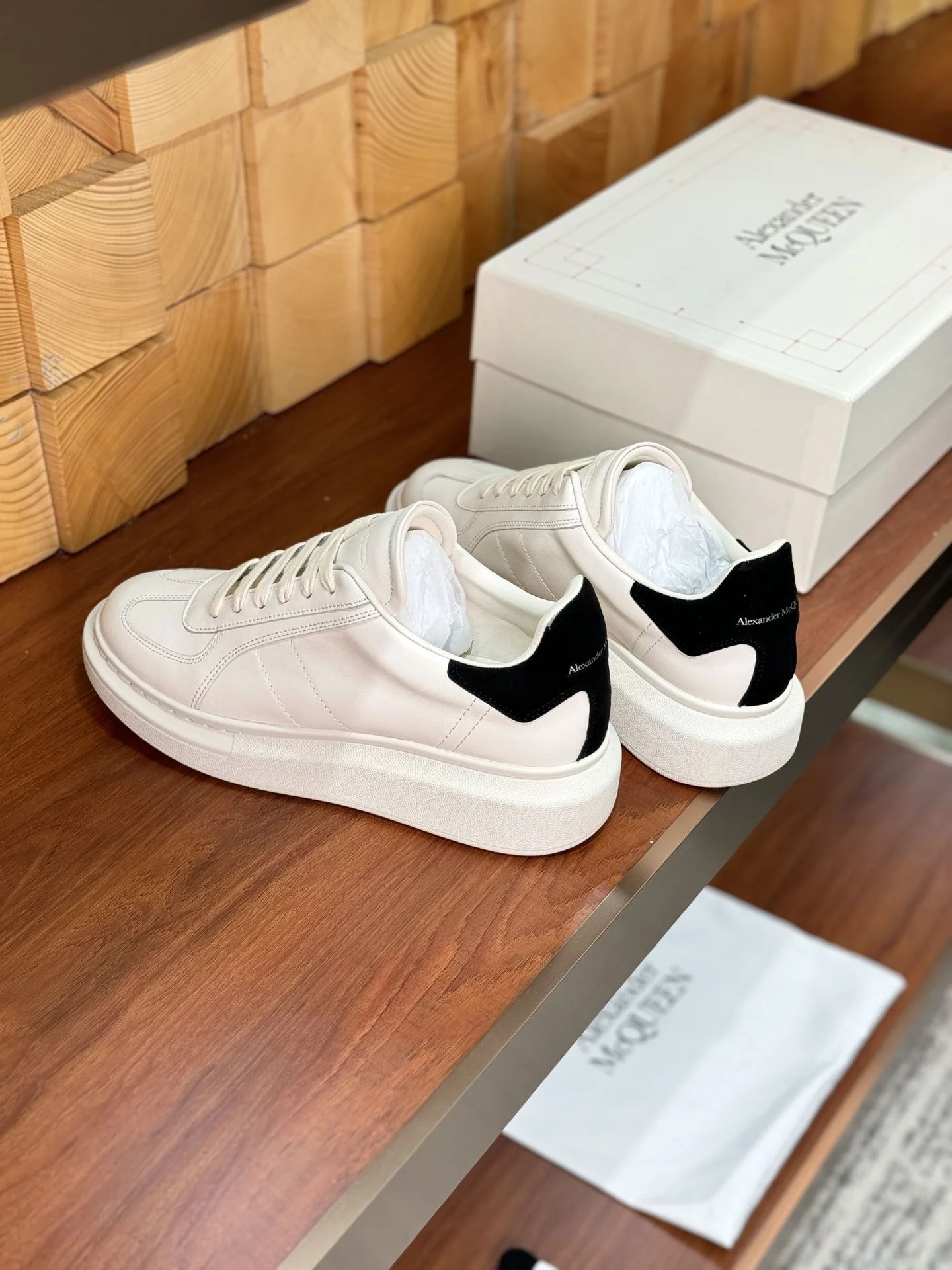 Reasonably priced Alexander Mcqueen Low Shoes