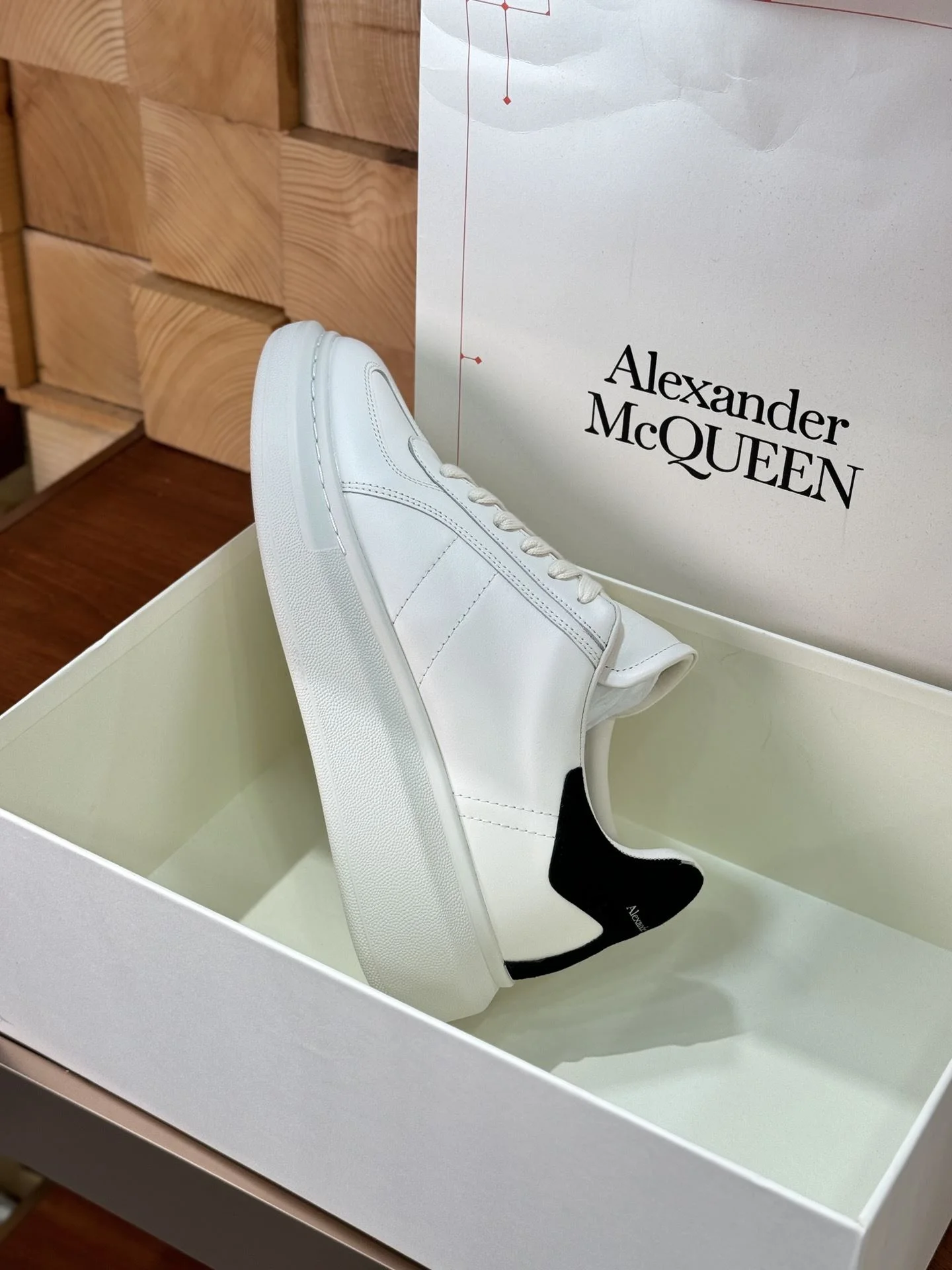 Reasonably priced Alexander Mcqueen Low Shoes