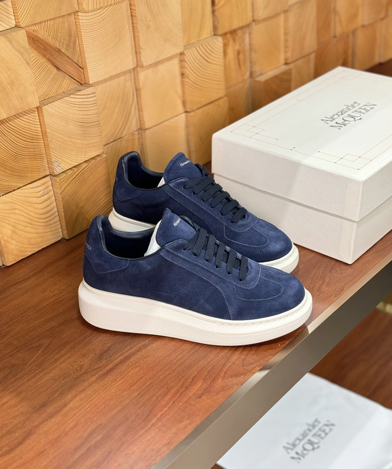Value-priced Alexander Mcqueen Low Shoes