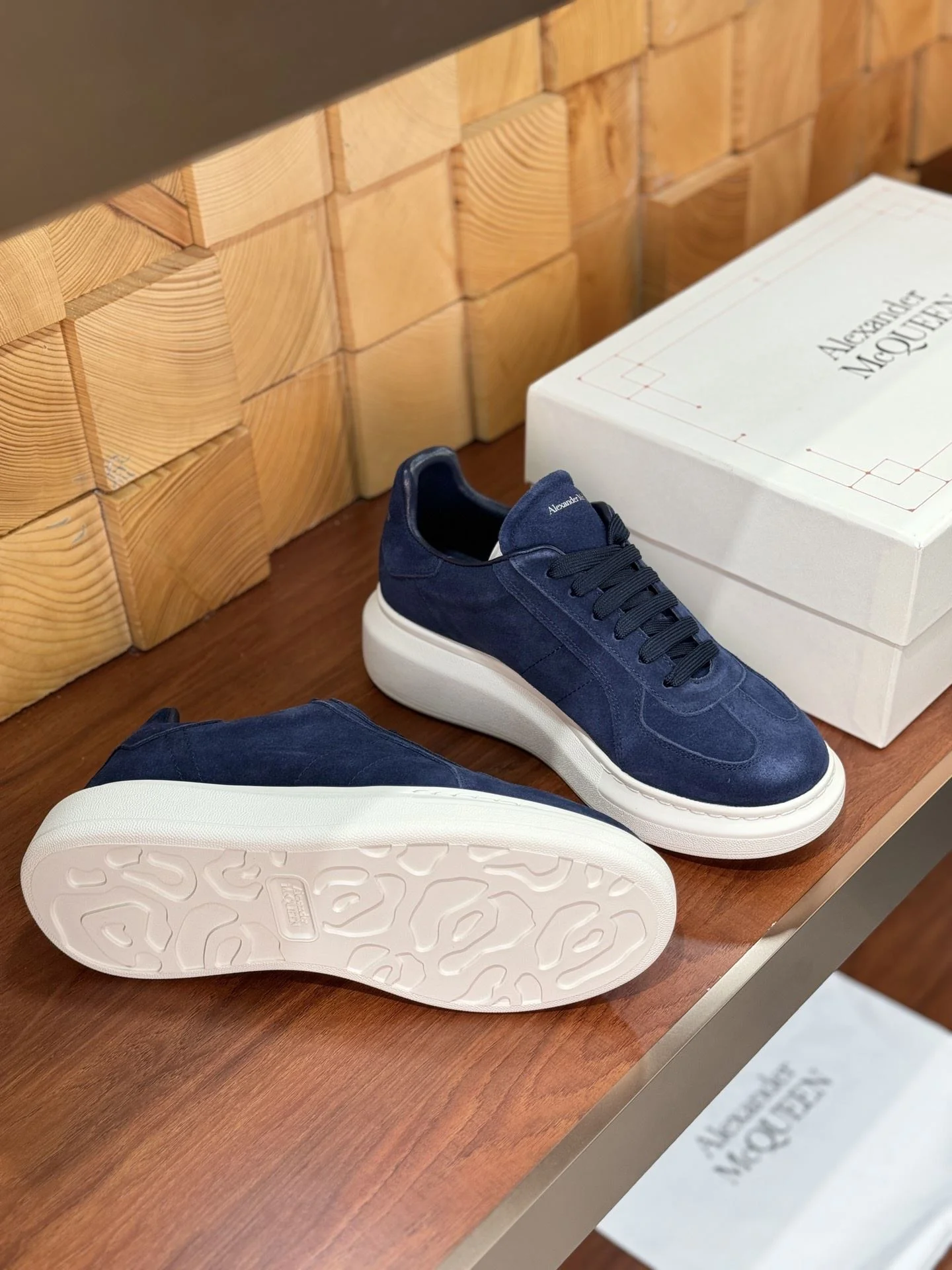 Value-priced Alexander Mcqueen Low Shoes