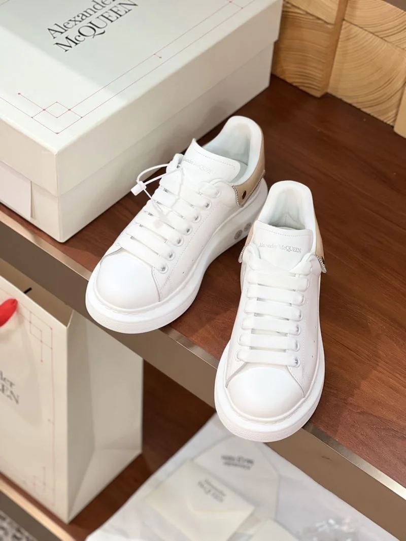 Indistinguishable Alexander Mcqueen Low Shoes