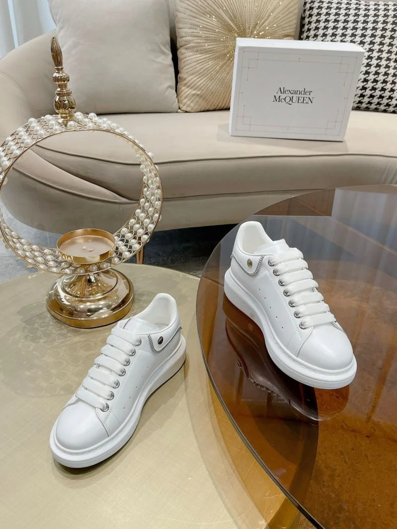 Reasonably priced Alexander Mcqueen Low Shoes
